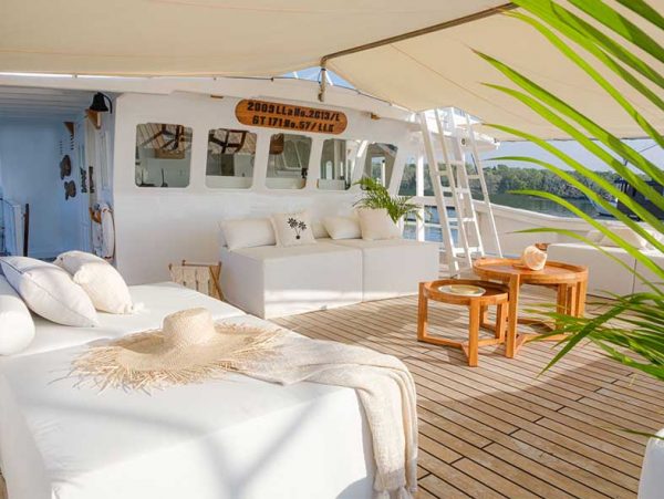 Rental kapal Aliikai Luxury Phinisi Boat - Alam Indonesia - termurah