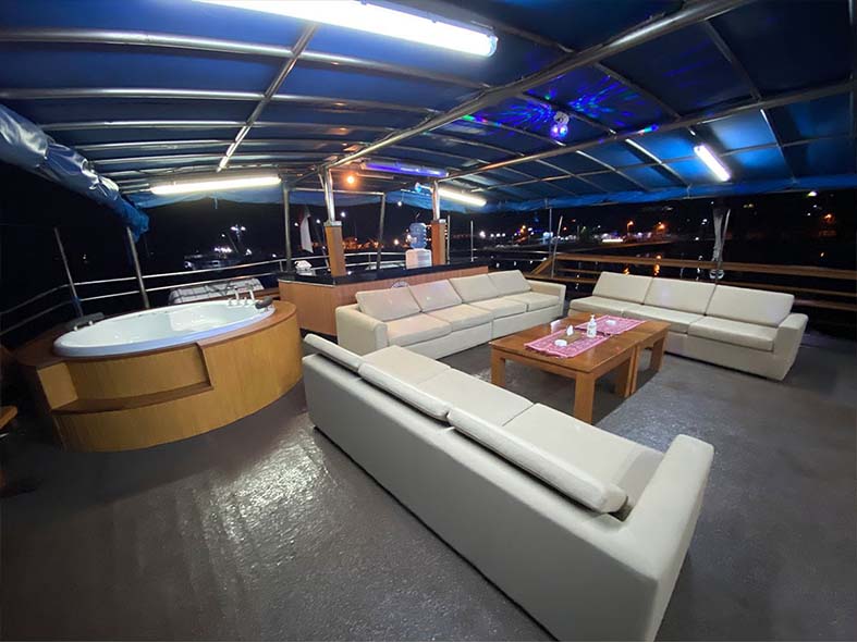 Rental kapal Sea Safari VII Luxury Phinisi Boat - Alam Indonesia