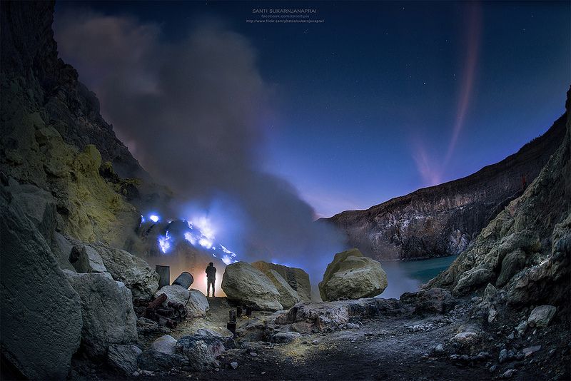 Mengulik Daya Tarik Kawah Ijen, Fenomena Blue Fire yang Hanya Ada Dua di Dunia - Alam Indonesia